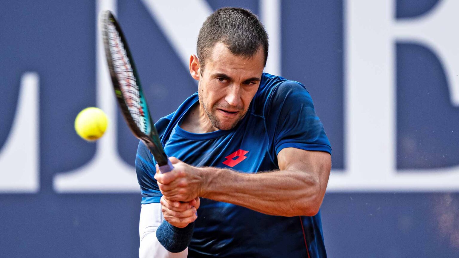 Djere vence em Kitzbuhel e enfrenta Wild nas oitavas - TenisBrasil