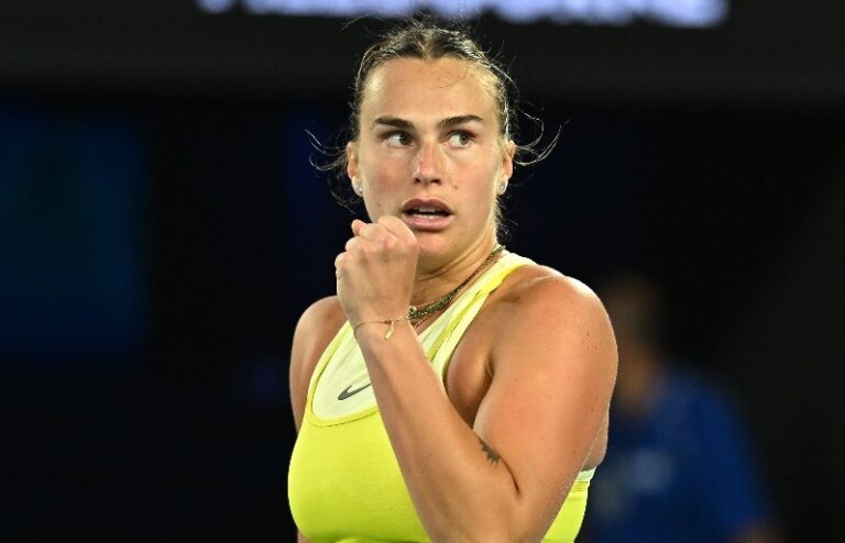Sabalenka é bastante exigida e volta à semifinal na Austrália - TenisBrasil