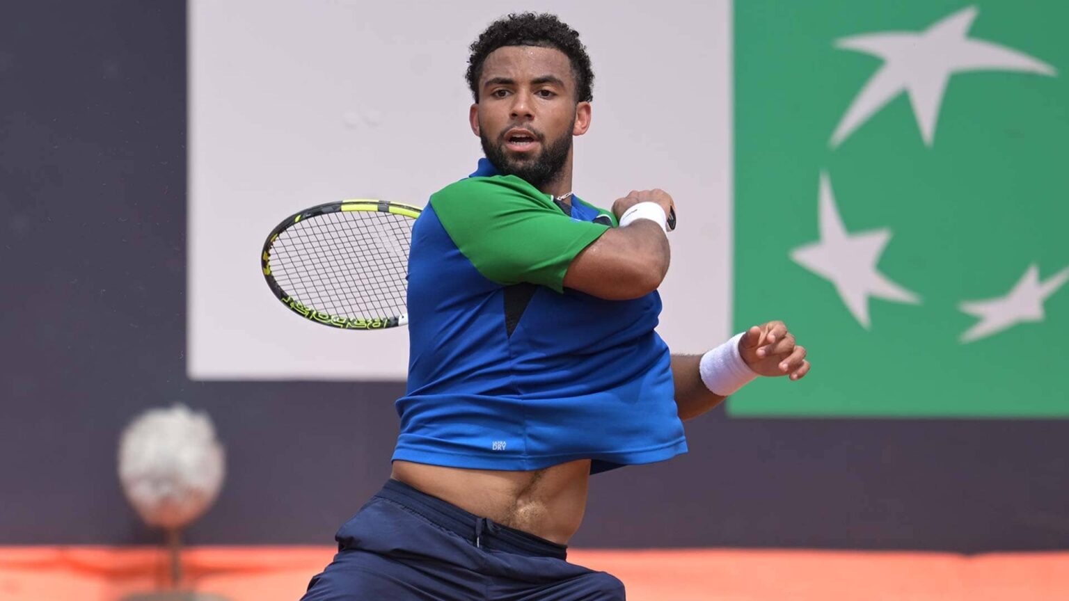 Medvedev vence mais uma e vai às oitavas, Fils volta a superar Tsitsipas - TenisBrasil