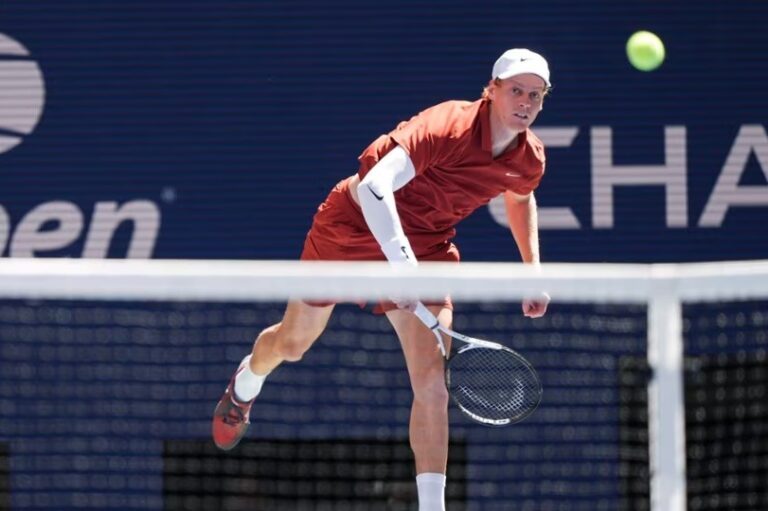 Sinner faz nove games seguidos e vira o jogo contra Shapovalov - TenisBrasil